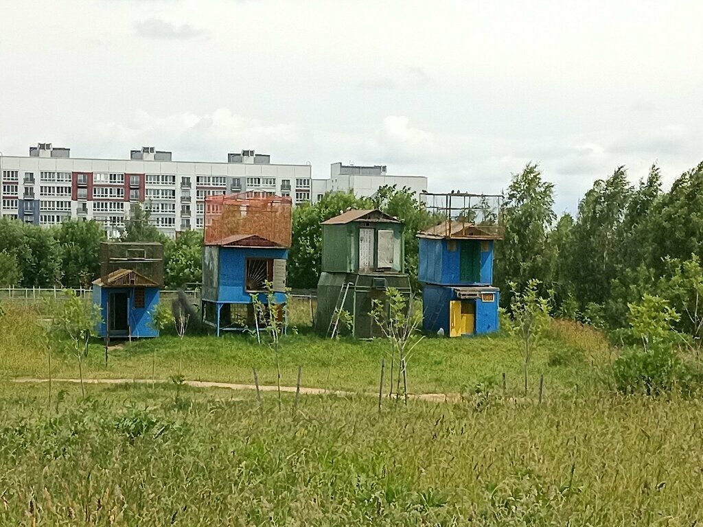 Kuşlar için büyük kafes Голубятня, Minsk, foto