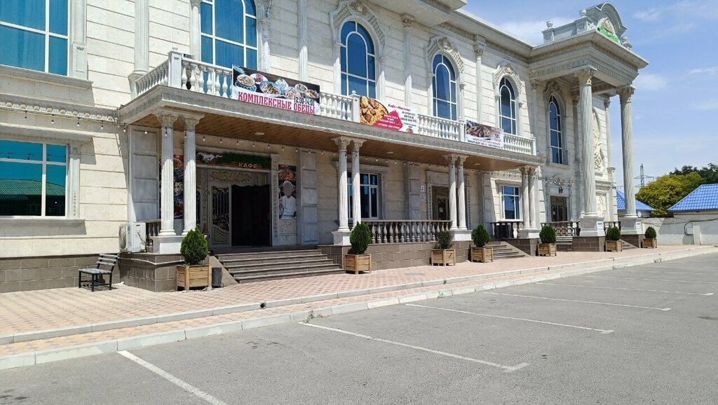 Kafe Mustang, Aktav, foto