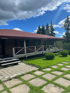 Izborskaya Sloboda (Pskovskaya ulitsa No:65, derevnya Izborsk), otel  Pskovskaya oblastından