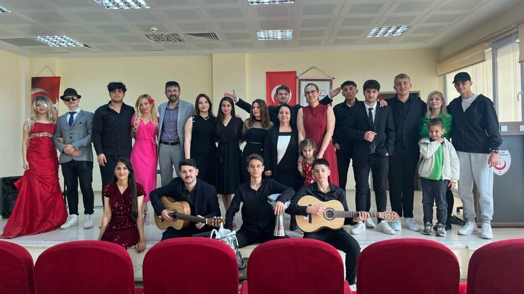 Mesleki ve teknik anadolu lisesi Şehit Ulaş Türk Mesleki Ve Teknik Anadolu Lisesi, Çorlu, foto