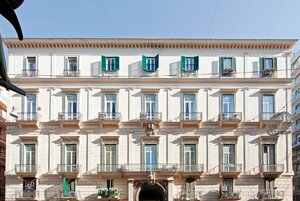Napolit'amo Hotel Principe (Campania, Naples, Via Toledo 148), otel  Napoli'den