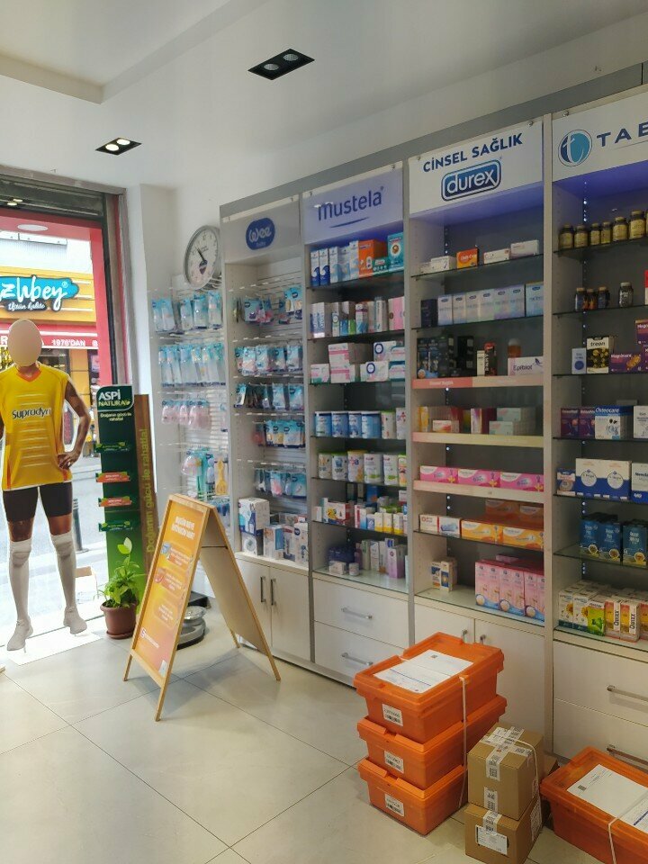 Eczaneler Şahin Eczanesi, İstanbul, foto
