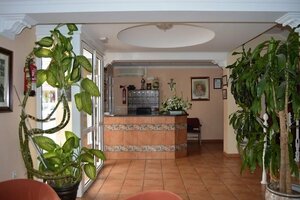 Hotel Paquita (Calle Francisco Lara y Araujo No:26, Chipiona), otel