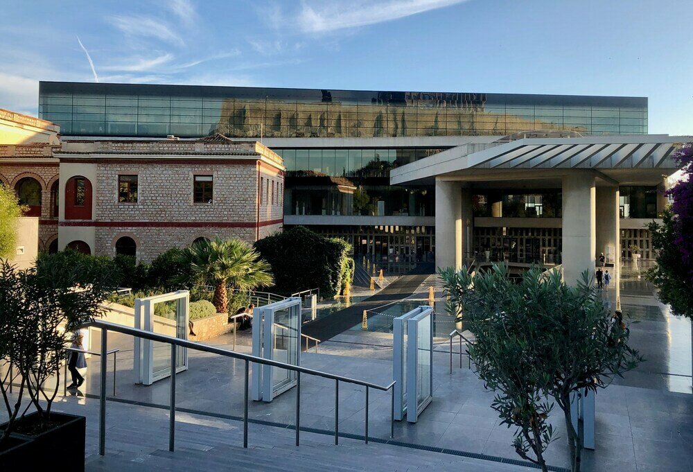 Otel Stylish Sunny Apartment 1 stop to City Center by VillaRentalsgr, Atina, foto