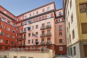 Apto Reformado con encanto by Urbanhosts (Comunidad Autónoma del País Vasco, Bizkaia, Durango, Calle Bruno Mauricio Zabala), otel  Bilbao'dan