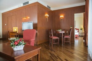 Grand Hotel Terme (Viale Guglielmo Marconi No:7, Sirmione), otel  Sirmione'den