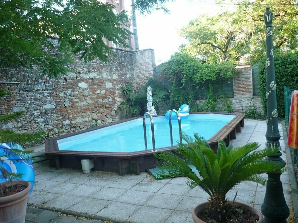 Otel Chateau de Vallègue, , foto