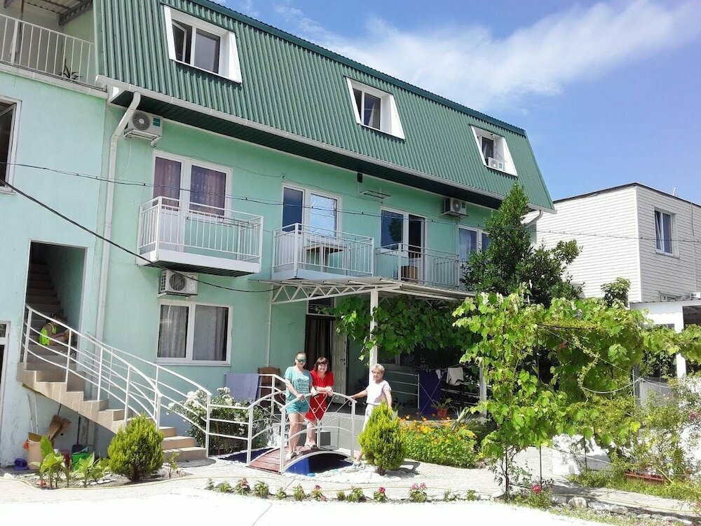 Otel Vishnevyi rai Inn, Soçi, foto
