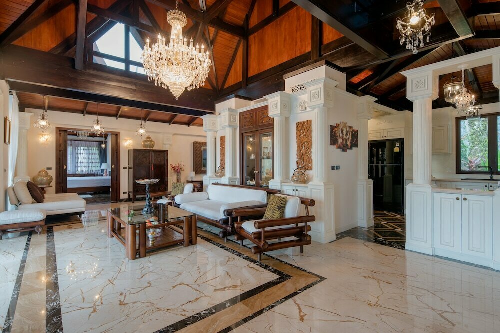 Otel Classy 4-br Seaview Villa at Surin Beach, Phuket Eyaleti, foto