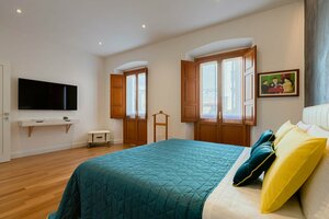 Marcus Suite (Sardinia, Cagliari, Via Sassari, 49), otel  Cagliari'den
