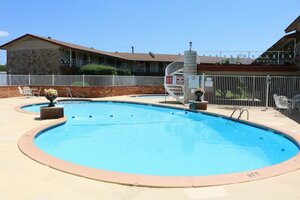 Friendship Inn (Oklahoma, Jackson County, Altus), otel  Altus'tan