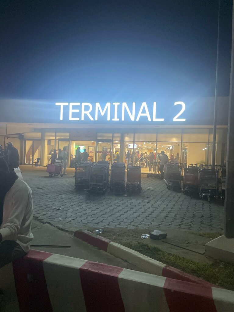 Havaalanı terminali Terminal 2, Abican, foto