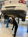 Avtomoll (Tayozhnaya ulitsa No:204/13А), otomobil servisi  Novy Urengoy'dan