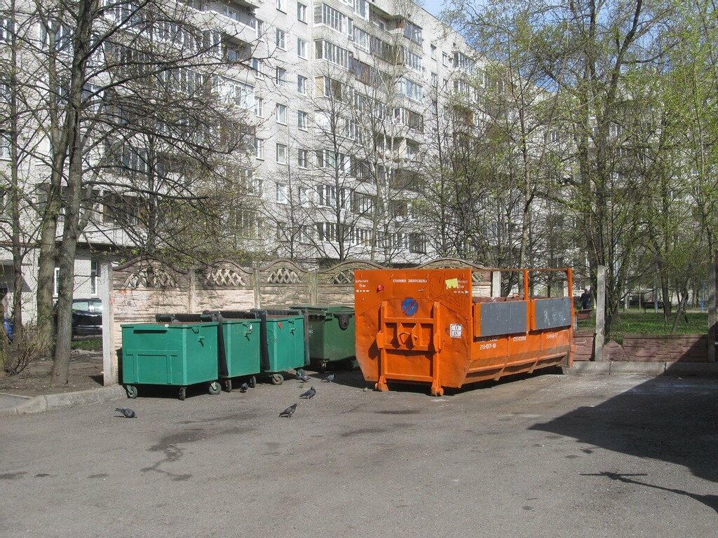 Çöp alanları Trash and garbage disposal area, Saint‑Petersburg, foto