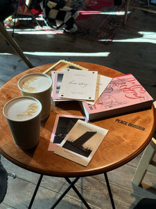 Surf Coffee (Malaya Konyushennaya Street No:7), kahve dükkanları  Saint‑Petersburg'dan