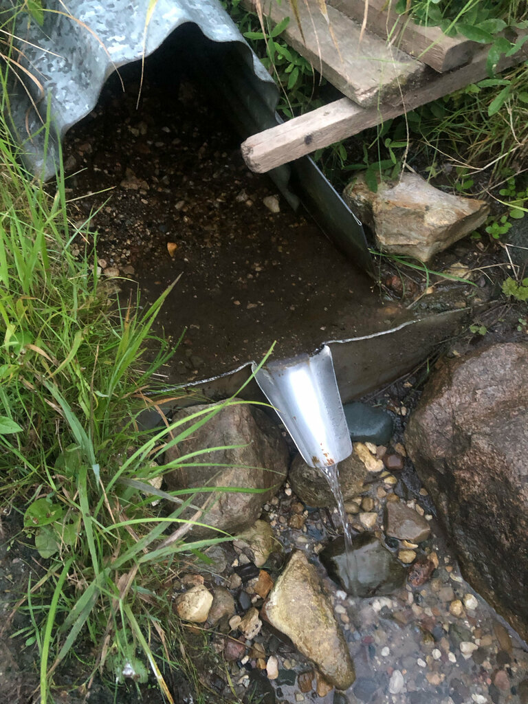 Pınar, çay Spring, stream, Moskova ve Moskovskaya oblastı, foto