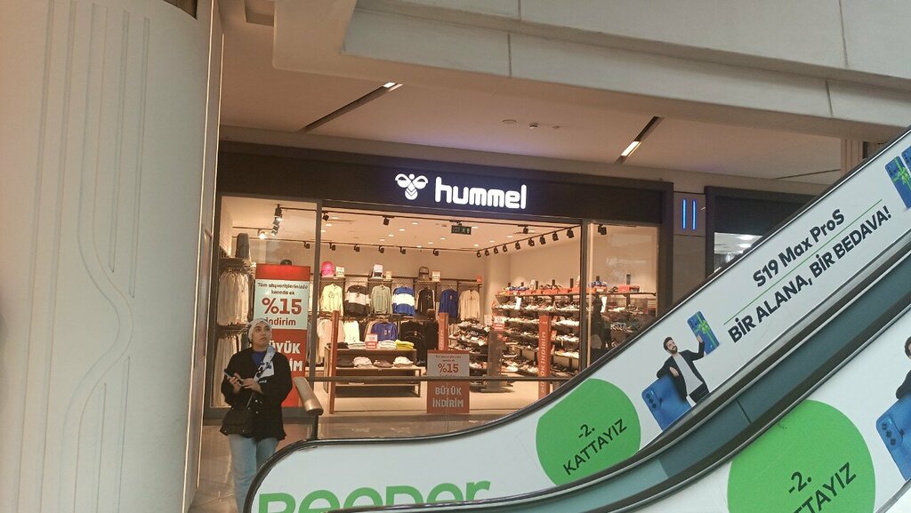 Giyim mağazası Hummel, İstanbul, foto