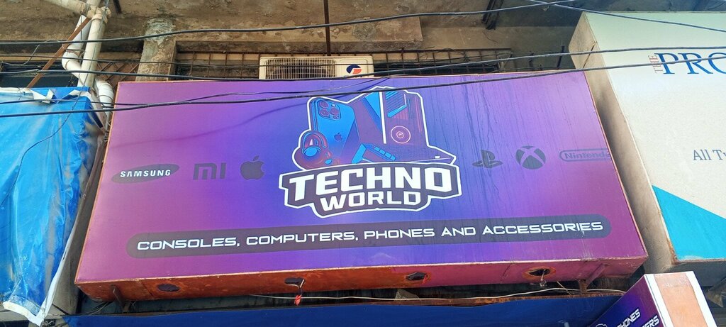 Telefon tamir servisi Techno world, Karaçi, foto