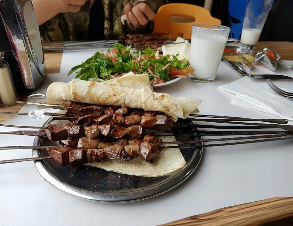 Kafe Arkadaşlar Ciğer Kebap Salonu, Mersin, foto