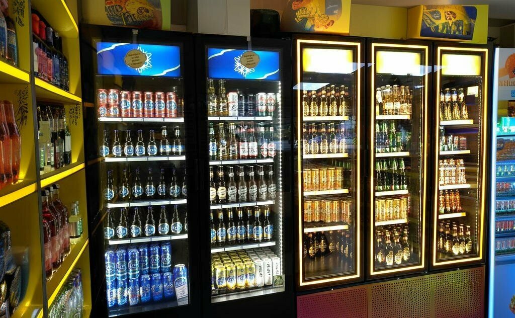 Market Nehir Shop, Tire, foto