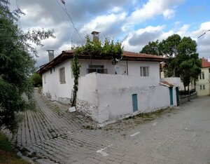 Park, sokak heykeli Marazınoğlu Konağı, Korgun, foto
