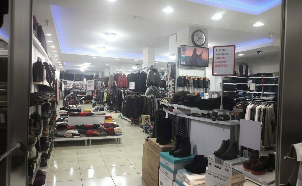 Giyim mağazası Sümerbank, Demre, foto