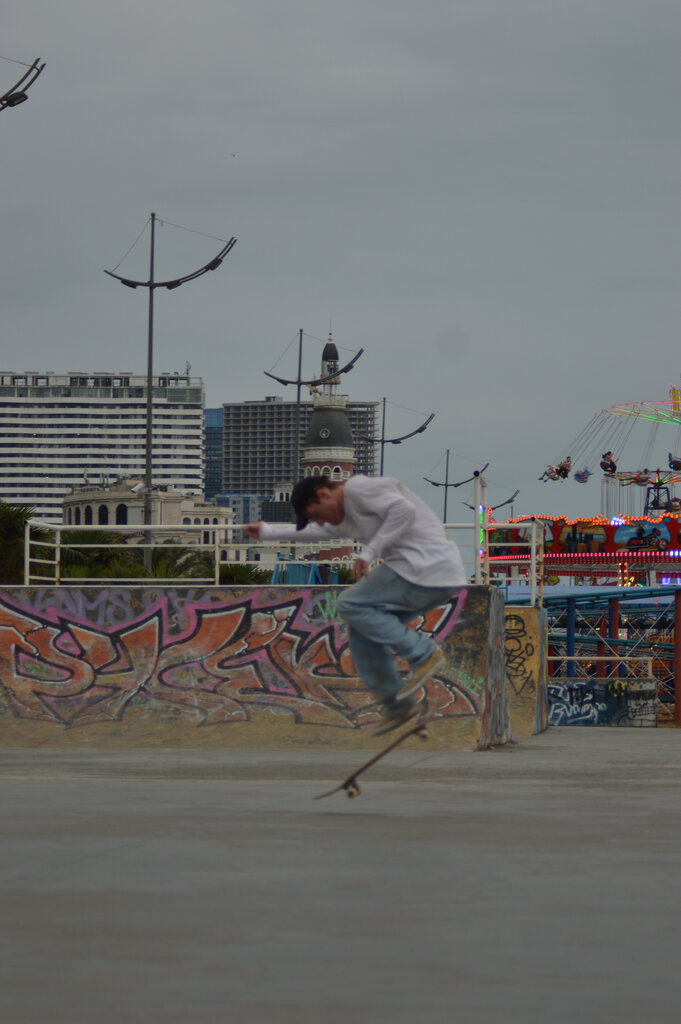 Çok amaçlı spor tesisleri Skate Park Batumi, Batum, foto