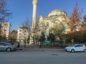 Şükriye Özgüçlü Cami (Gaziantep, Şehitkamil, Selahattin Eyyubi Mah., 63102 Nolu Sok., 2), cami  Gaziantep'ten