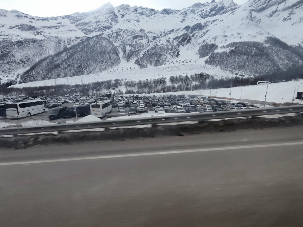 Otoparklar Parking lot, Kabardino‑Balkarya, foto