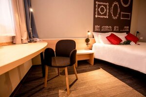 Ibis Poznan Stare Miasto (Greater Poland Voivodeship, Poznań, ulica Kazimierza Wielkiego, 23), otel  Poznan'dan