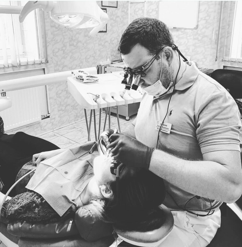 Özel ağız ve diş sağlığı klinikleri ve muayenehaneleri Стоматология доктора Кюрджиева, Stavropolski krayı, foto
