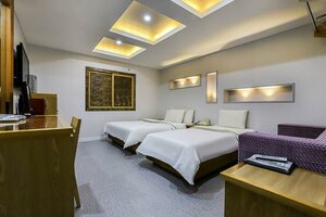 Amour & Symphony Hotel (Yeongtong-Dong No:996-5/6, Suwon), otel  Suvon'dan
