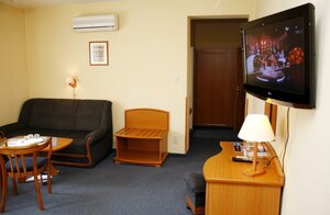 Levay Villa Hotel (Borsod-Abaúj-Zemplén vármegye, Miskolc, Lévay József utca), otel  Miskolc'dan
