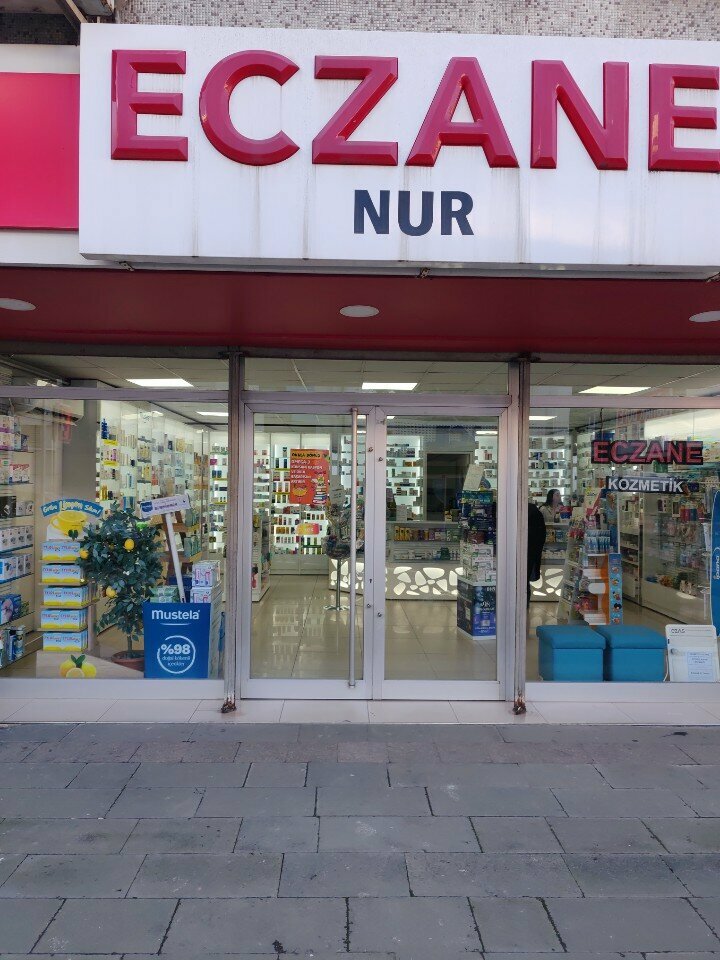 Eczaneler Nur Eczanesi, İstanbul, foto