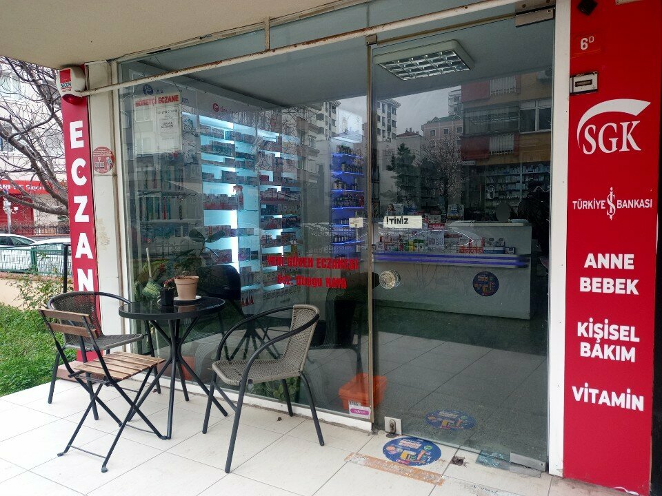 Eczaneler Yeni Güven Eczanesi, İstanbul, foto
