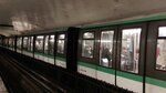 métro Porte de Clignancourt (Boulevard Ornano No:82, 18e Arrondissement, Paris), metro istasyonu  Paris'ten