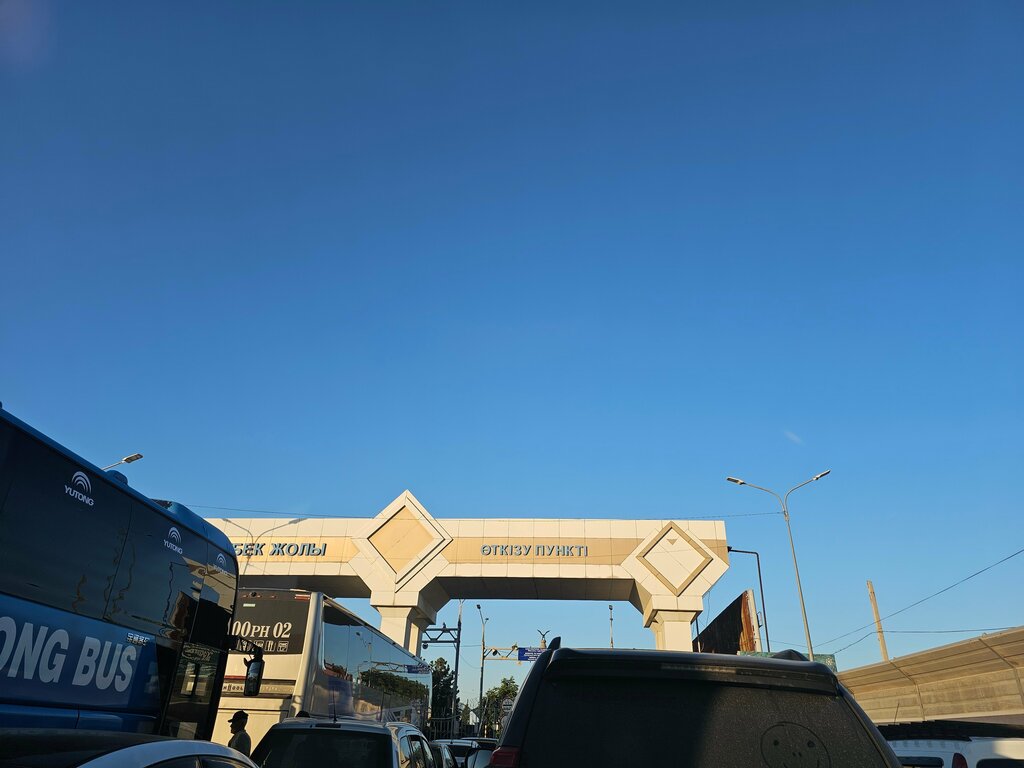 Sınır kapısı Gişt Kuprik Sınır Kapısı, Taşkent eyaleti, foto