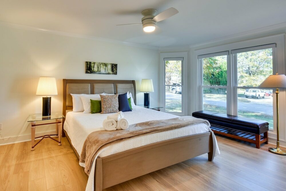 Otel Tranquil Travelers Rest Home w Fire Pit!, Güney Carolina, foto