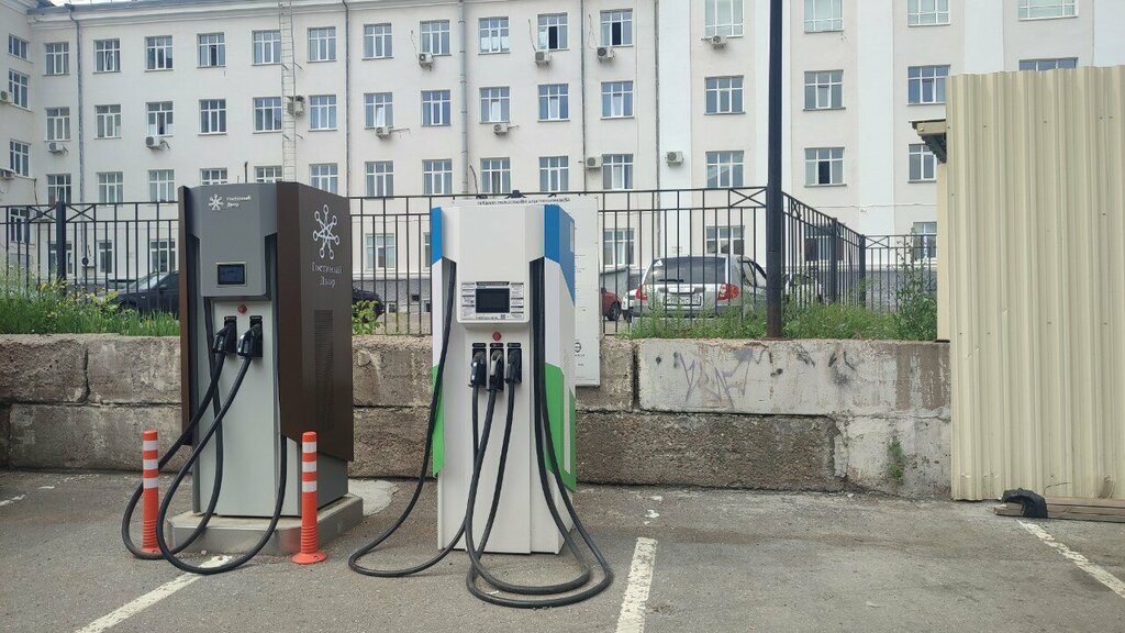 Elektrikli oto şarj istasyonları NSP, Ufa, foto