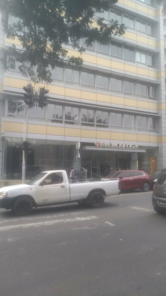 Alışveriş merkezleri Edificio Avenca Plaza, Loanda, foto