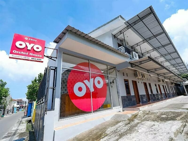 Otel Oyo 2803 Orchid House, Surakarta, foto