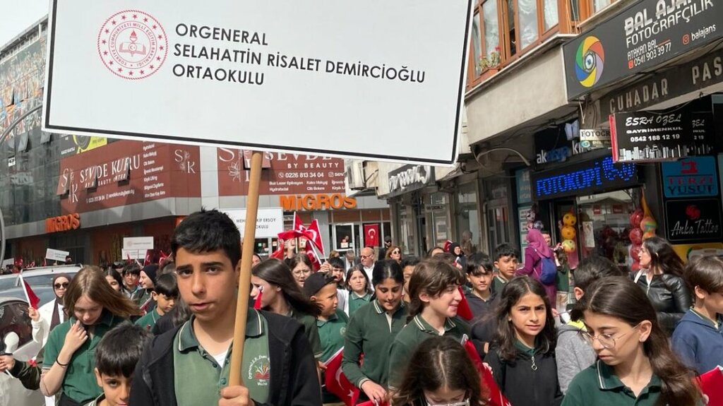 Ortaokul Orgeneral Selahattin Risalet Demircioğlu Ortaokulu, Yalova, foto