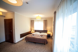 Mona Lisa Wellness & SPA (Lesser Poland Voivodeship, Nowy Sącz, ulica Lwowska, 1), otel  Kolobrzeg'ten