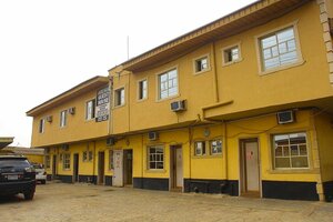 Adesuwa Royal Guest House Ipaja (Ipaja), otel  Lagos'tan