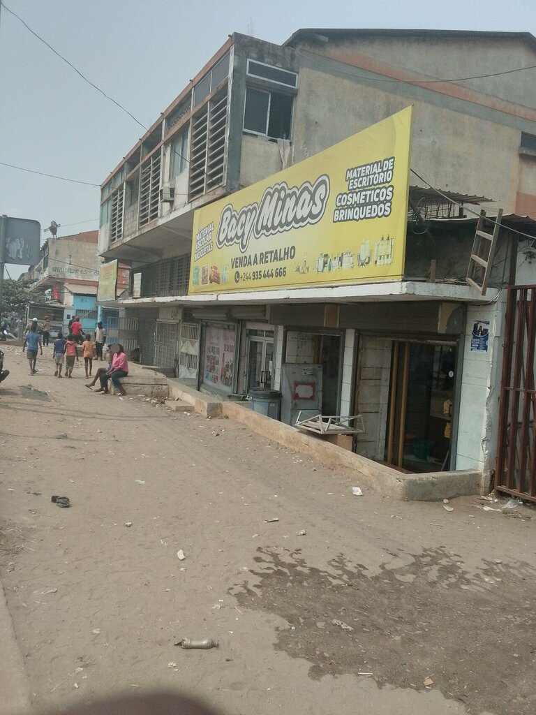 Yüksekokul Colégio Elisângela Filomena, Loanda, foto