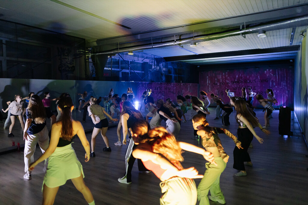 Dans okulları Rebel, Orenburg, foto