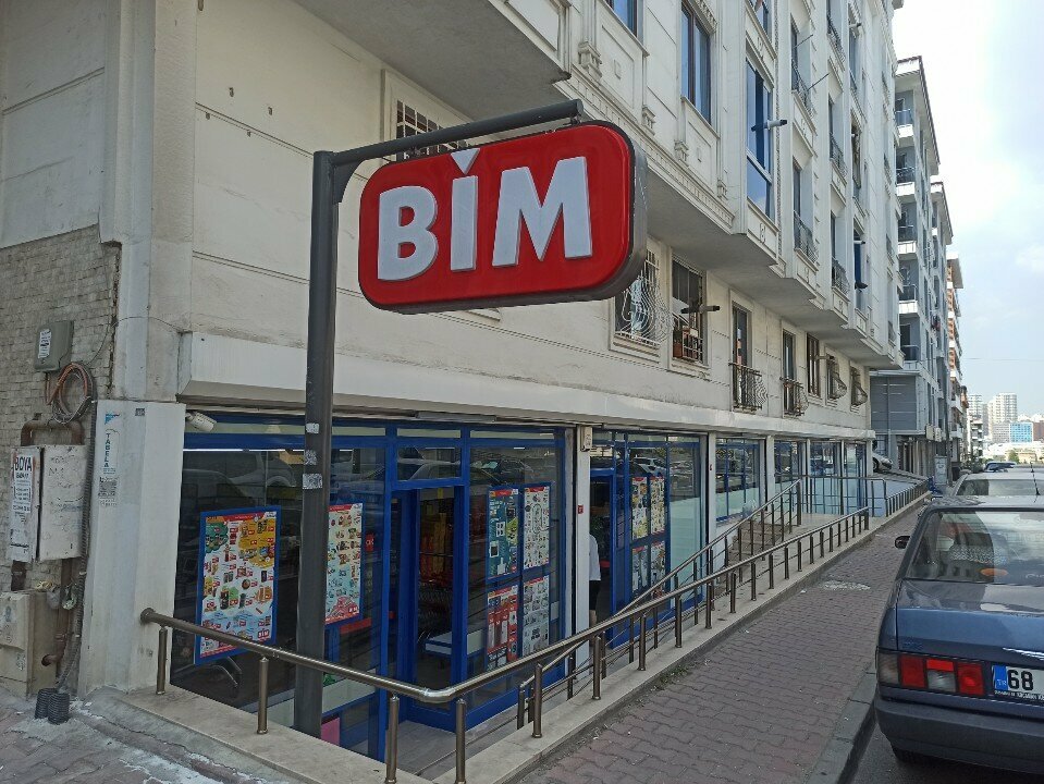 Süpermarket Bim Mehmet Akif Ersoy Mahallesi Şubesi, İstanbul, foto