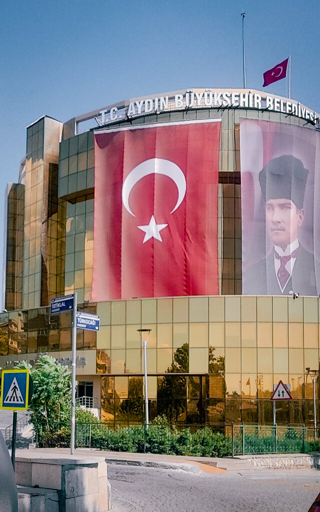 Belediyeler, devlet daireleri Aydın Büyükşehir Belediyesi, Efeler, foto
