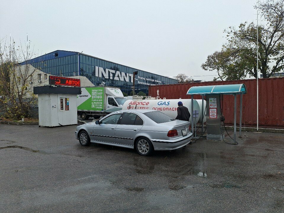 Otogaz dolum istasyonu Alliance Gas, Almatı, foto