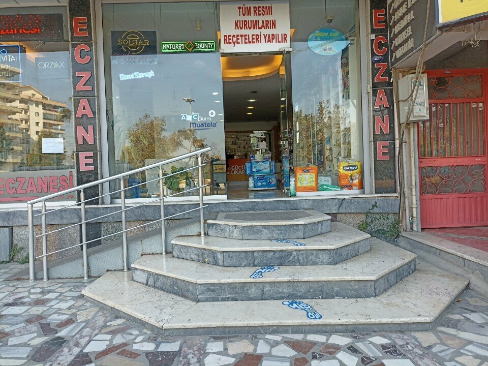 Eczaneler Narlıdere Eczanesi, İzmir, foto